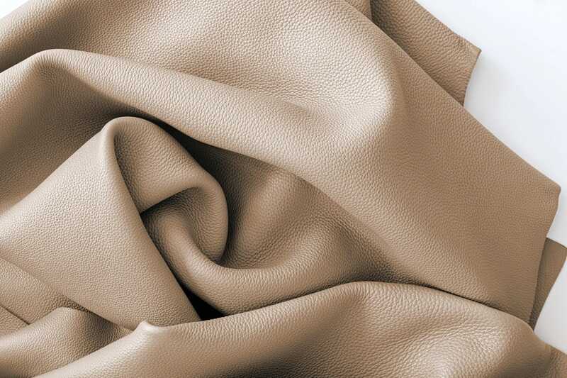 Da Calfskin là gì? Chất liệu phổ biến trong túi xách cao cấp